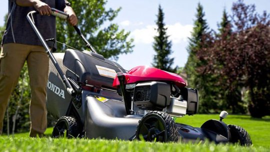 The 5 Best Budget Riding Lawn Mowers Under $1500 in 2022